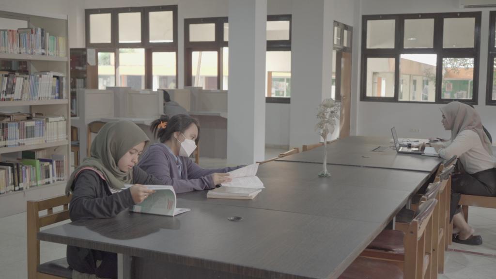 Sinergi Pos Indonesia dan ULBI: Fasilitasi Beasiswa dan Ikatan Dinas untuk Mahasiswa